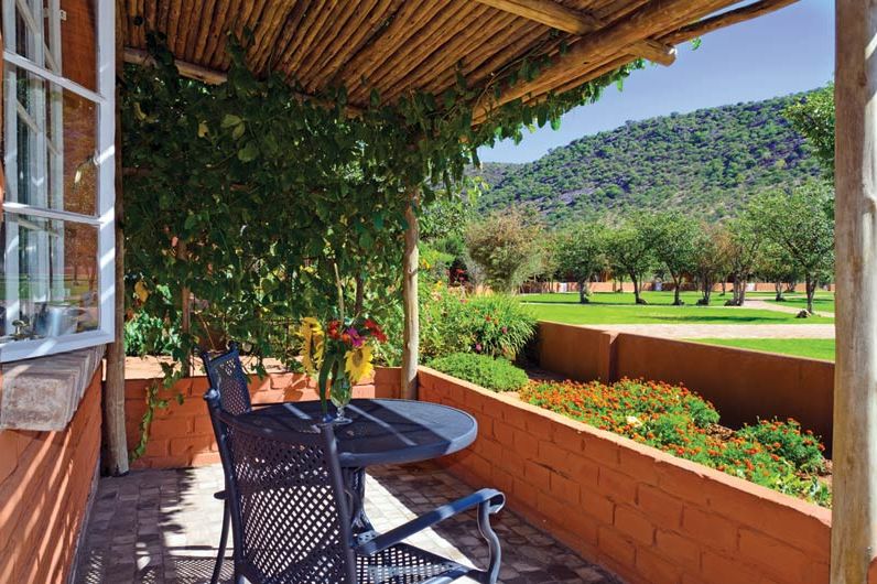 Damara Mopane Lodge - Namibië | PANGEA Travel