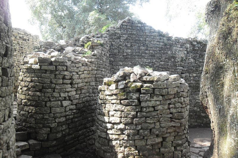 Lake Mutirikwi en Great Zimbabwe National Monument - Zimbabwe | PANGEA ...